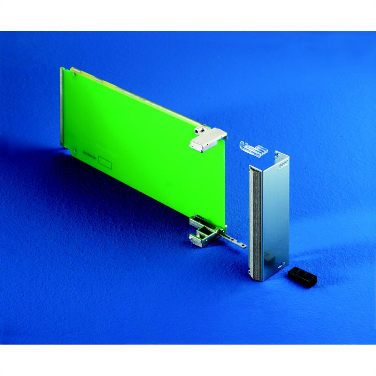 SCHROFF module with pull-handle mechanism, shielded, PICMG AMC.0 RC1.1 ...